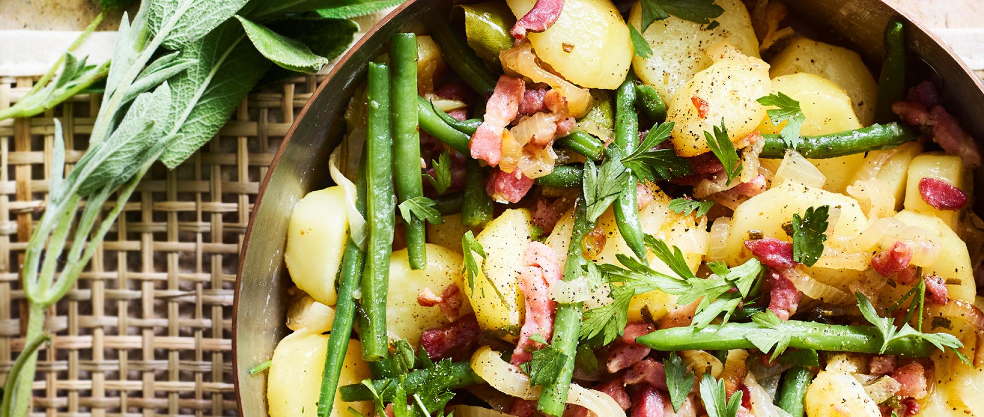 Gebakken aardappelen met spek en boontjes | Alvo Gebakken aardappelen met spek en boontjes | Alvo
