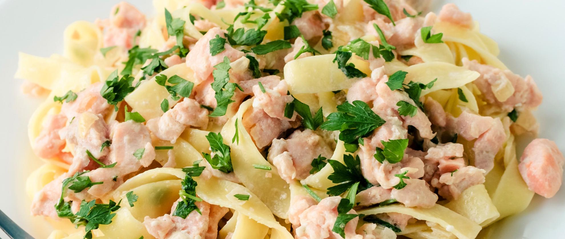 Pasta met zalm, prei en mascarpone | Alvo Pasta met zalm, prei en mascarpone | Alvo